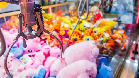 Claw Machine Picture At Maddison Chidley Blog