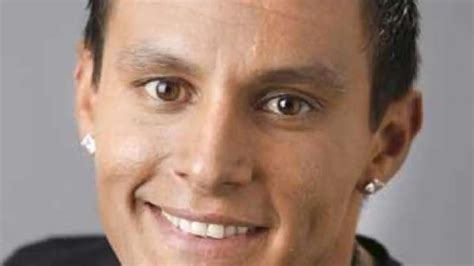 Julito Se Pasea Desnudo Por La Casa