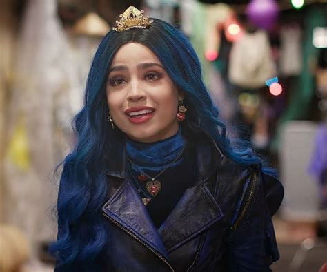 Pin su Наследники Immagini Evie