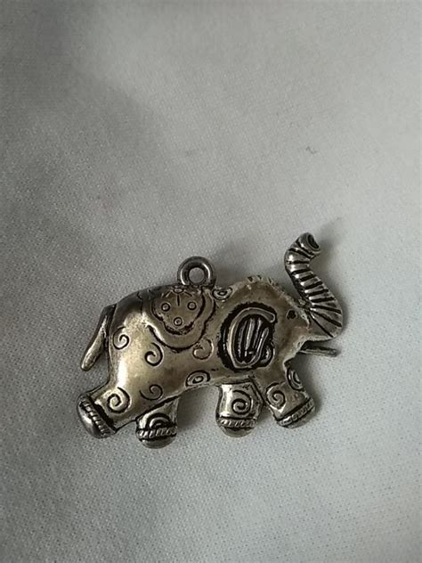 Кулон — ціна 50 грн у каталозі Кулони Купити аксесуари за доступною ціною на Шафі Україна