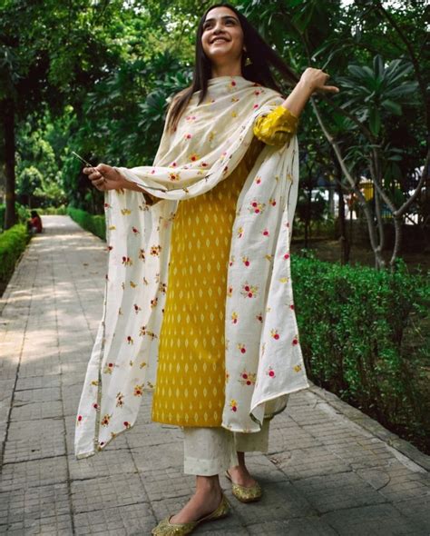 Rakhi Outfit Ideas 2020 Traditional Indian Dress Indian Fashion