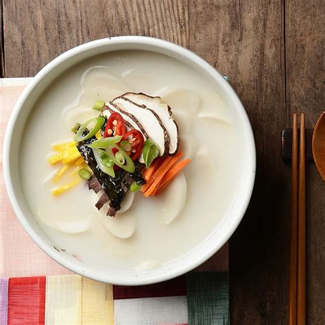 복합문화스테이 테이크호텔 서울 광명 𝗛𝗮𝗽𝗽𝘆 𝗦𝗲𝗼𝗹𝗹𝗮𝗹 다가오는 설 연휴를 맞이해 테이크호텔에서 전통 민속놀이 윷놀이