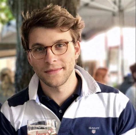 Ive Been Looking At This Photo And I Cant Figure Out If This Is Jerma