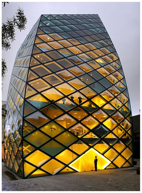 Architecture4resolution Herzog And De Meuron Prada Aoyama Epicenter