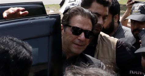 Exprimer Ministro De Pakistán Imran Khan Sufre Atentado Durante