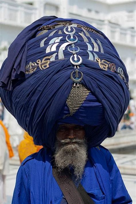 Hint Fashion Magazine Obsessed With The Giant Wrapped Turbans Dastar