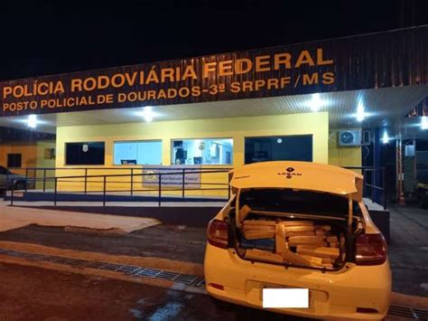 Em carro roubado traficante é preso 299 quilos de maconha haxixe