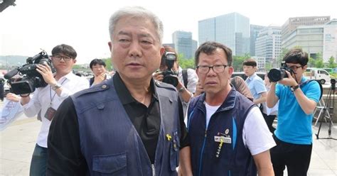 양대노총 꼭 잡은 두 손
