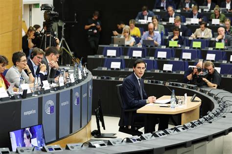 البرلمان الأوروبي يعطي الضوء الأخضر لقانون حرية الإعلام اندبندنت عربية