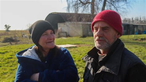 Après Des Années De Cauchemar Ce Couple Déleveurs De Chèvres Rêve D