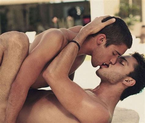 Gay Men Kissing Sex Xxgasm