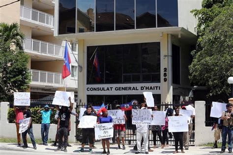Two Activist Groups Stage Parallel Protests In Miami Over The Dominican