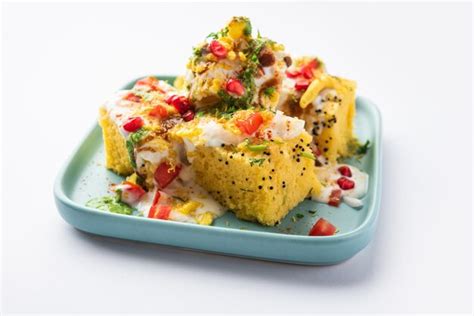 Premium Photo Khaman Dhokla Chaat Is A Very Simple And Refreshing