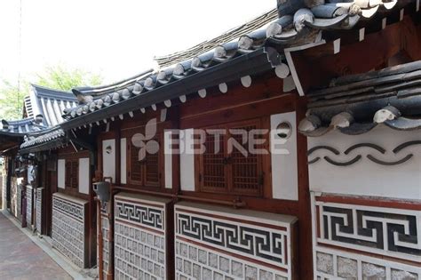 북촌한옥마을 풍경 Yanggiri 사진 북촌 한옥 마을 풍경 도심 기와 지붕 골목 대문 코스 관광 여행 주택 관광지 배경 Outdoor