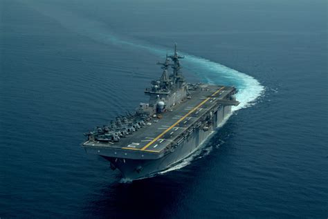 Combatindex LHD 2 USS ESSEX