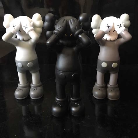 Kaws כיסוי פנים בלינג בלינג