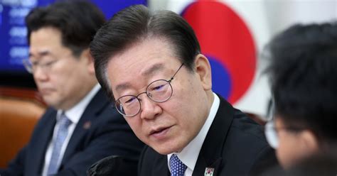 민주당 “5·18 정신 헌법 수록 원포인트 개헌 추진할 때”