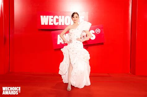 Siêu Thảm đỏ Gala Wechoice Awards 2023 Binz Châu Bùi Hoá Cô Dâu Chú