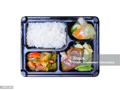 태국 음식 세트는 흰색 배경 클리핑 경로에 고립 된 플라스틱 상자에 상단 보기 를 가져 가라 가방에 대한 스톡 사진 및 기타