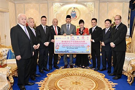 允任國際龍舟賽主賓 沙州元首接見吳添泉與沙華堂 Warta Oriental