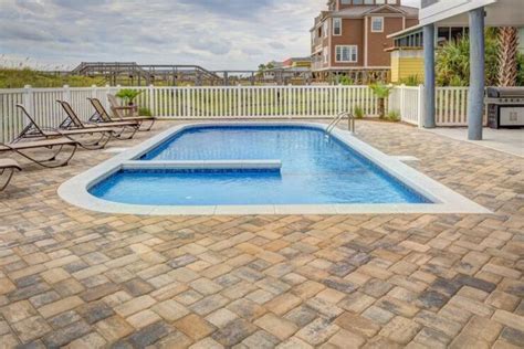 √ Fiberglass Vs Concrete Pools A Pros And Cons Breakdown For Backyard