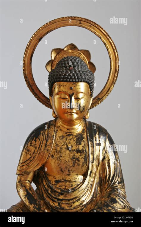 Buddha Old Statue Of Golden Color Stock Photo Alamy