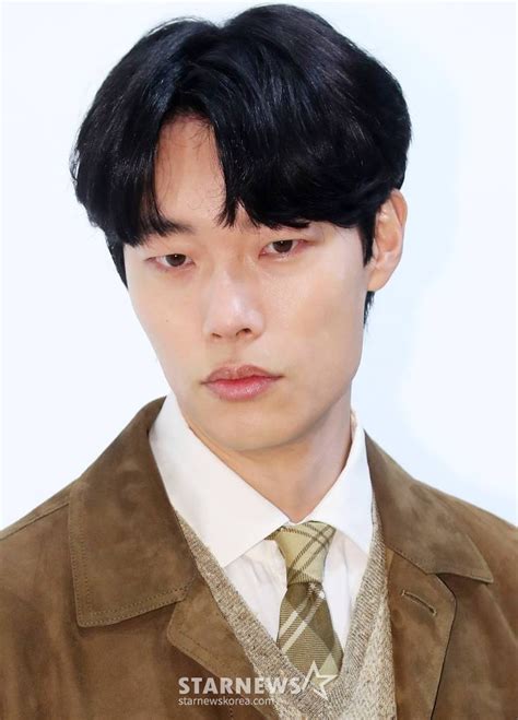 류준열 ♥한소희와 열애 후환경 홍보대사 위기→측근 등장 환승은 추측 종합 스타뉴스