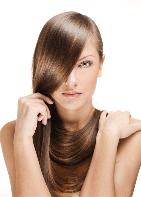 Mooie Jonge Vrouw Met Lang Glanzend Haar Stock Afbeelding Image Of Profiel Schoonheidsmiddel