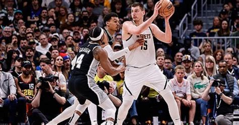 Nba 42점의 요키치 쿼드러플더블급 괴력 뽐낸 웸비 잠재웠다덴버는 서부 1위 도약