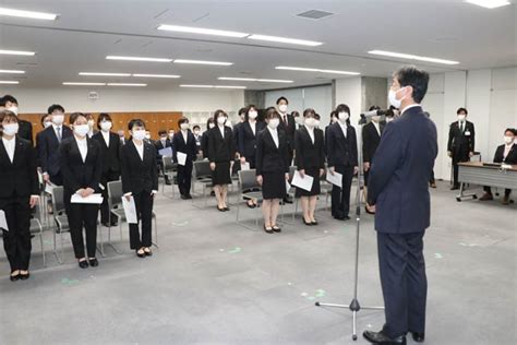 辞令を交付して新体制で新年度がスタート