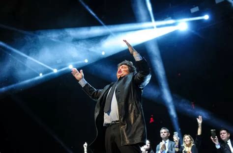 Javier Milei cerró ayer su campaña presidencial en el Movistar Arena