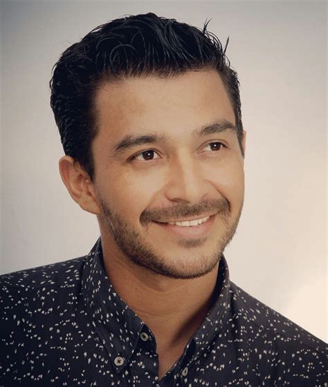 Manuel Peralta Medium