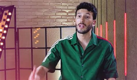 Sebasti N Yatra Aparece Desnudo Y Todos Se Fijan En Lo Que Se Ve En La Parte De Abajo