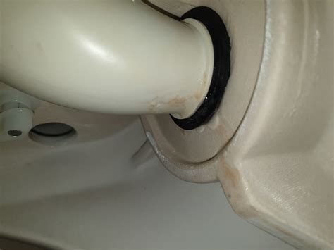 Réparer une fuite entre le réservoir et la cuvette de WC Forum