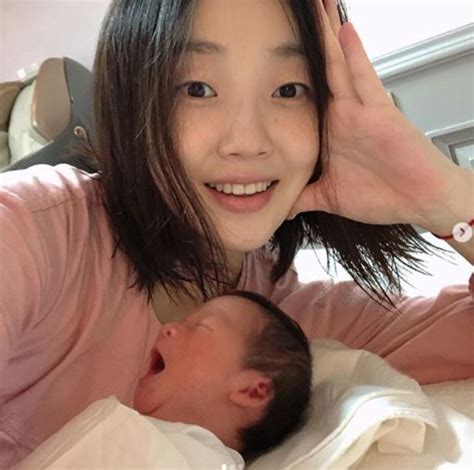 허민 둘째 출산민낯에도 방부제 동안 미모 눈길 “럭키와 첫 셀카” 일요신문