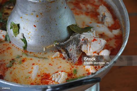 Sup Pedas Thailand Tomyam Dalam Panci Panas Foto Stok Unduh Gambar