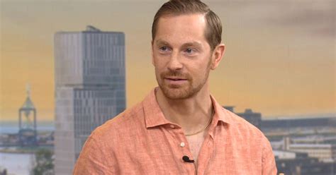 T Vid Första ögonkastet Arvid Dags Att Prata ännu Mer Sex Svt Nyheter