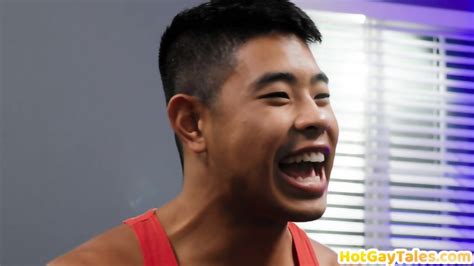 Locker Room Asian Bottom Barebacked By White Top Stud