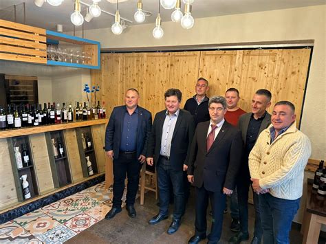 Consiliul Jude Ean Arad Sus Ine Proiectul Turistic Drumul Vinului N