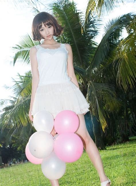 Huang Zi Qi 黄姿琪 Sexy Chinese Babe