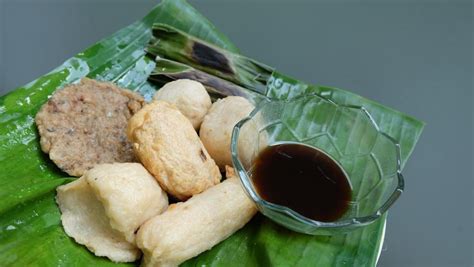 Review Pempek Jambi Yang Paling Enak Travel Diary Of Lenny Lim