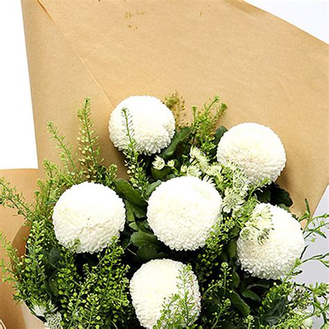 Online Elegant Bouquet Of White Ball Mums T Delivery In Singapore Fnp