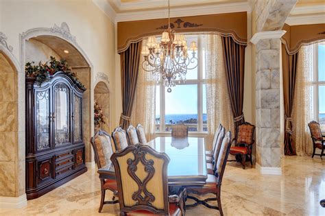 Waterfront Estate In Florida Comes With 40 Car Garage