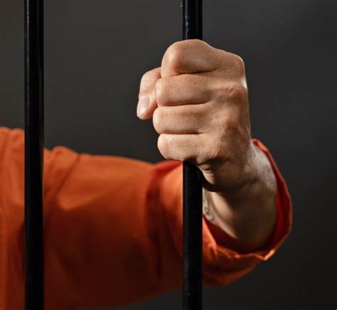 Homem é preso por embebedar e tentar estuprar babá adolescente em Manaus