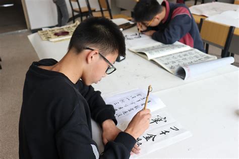 淋川中学举行学生现场书法比赛