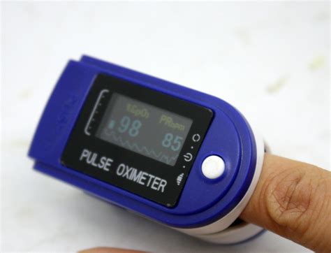Digital Fingertip Pulse Oximeter High Accuracy Reading 30 240 Bpm Spo2