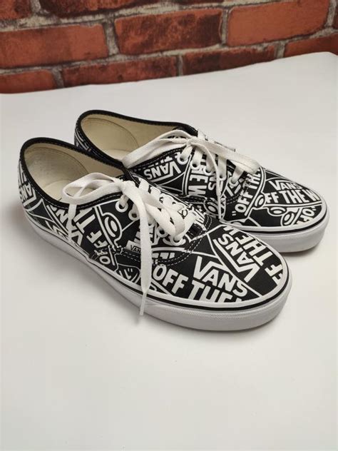 Монограмные кеди Vans — ціна 1169 грн у каталозі Кеди Купити жіночі речі за доступною ціною на