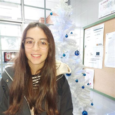 Irene Balasch Alumna Del Ies Mor De Fuentes De Monzón Logra Una De Las Becas De La Fundación