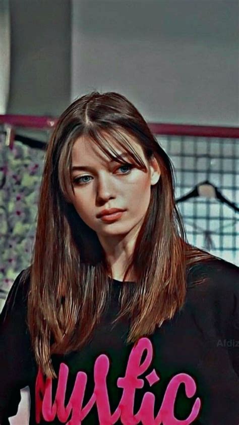 افرا سارتش اوغلوا صور افراسارتشاوغلو تصاميم