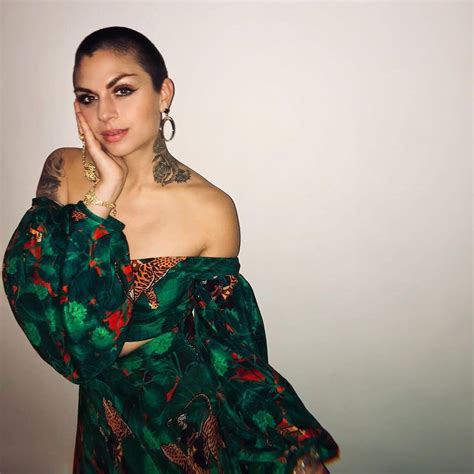 Krewella Outfit